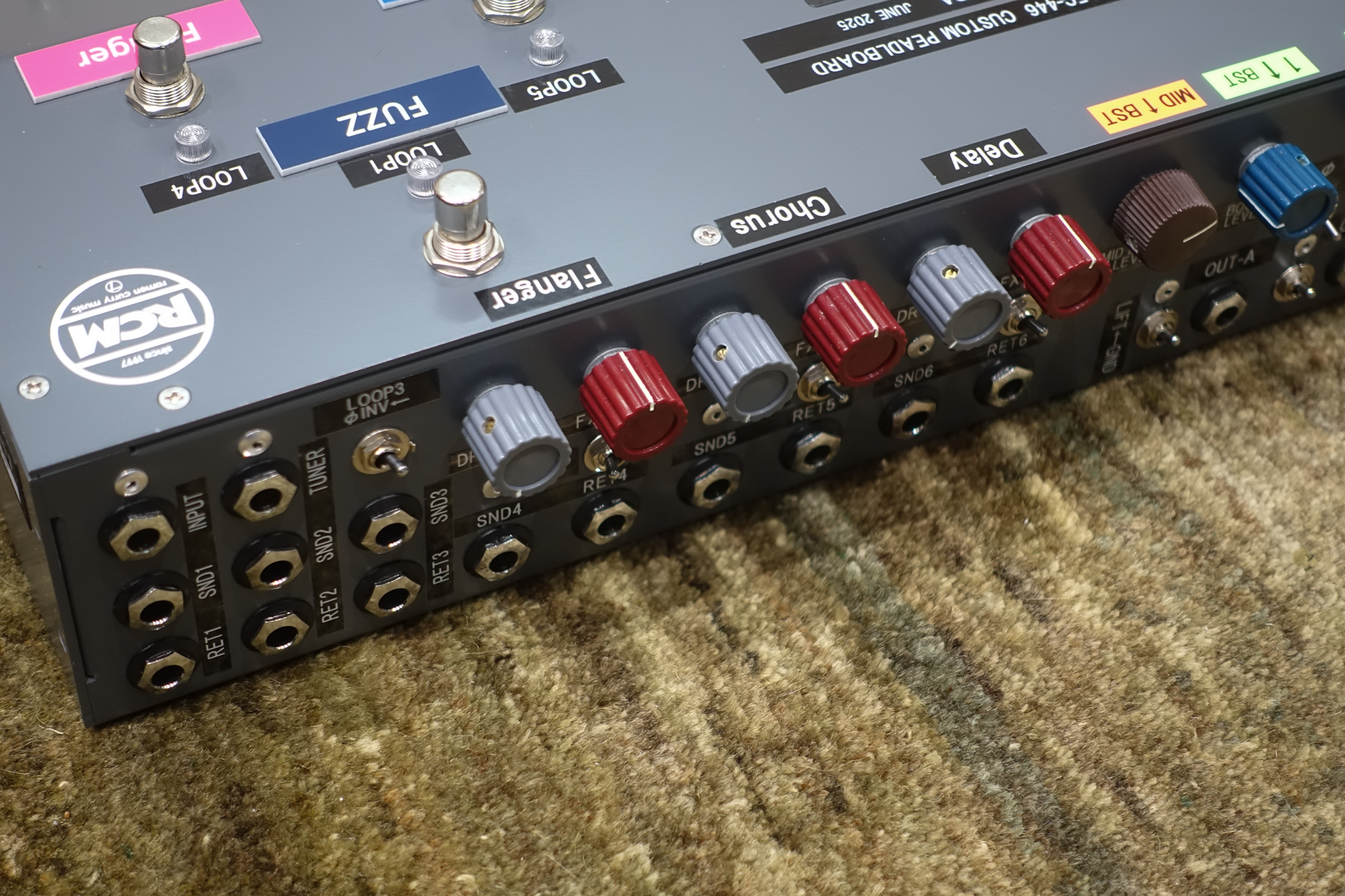 Introducing the Tamio Okuda’s custom pedalboard｜NEWS｜Free The Tone